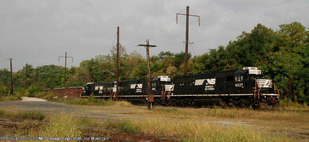 SD40E trio on Herzog train